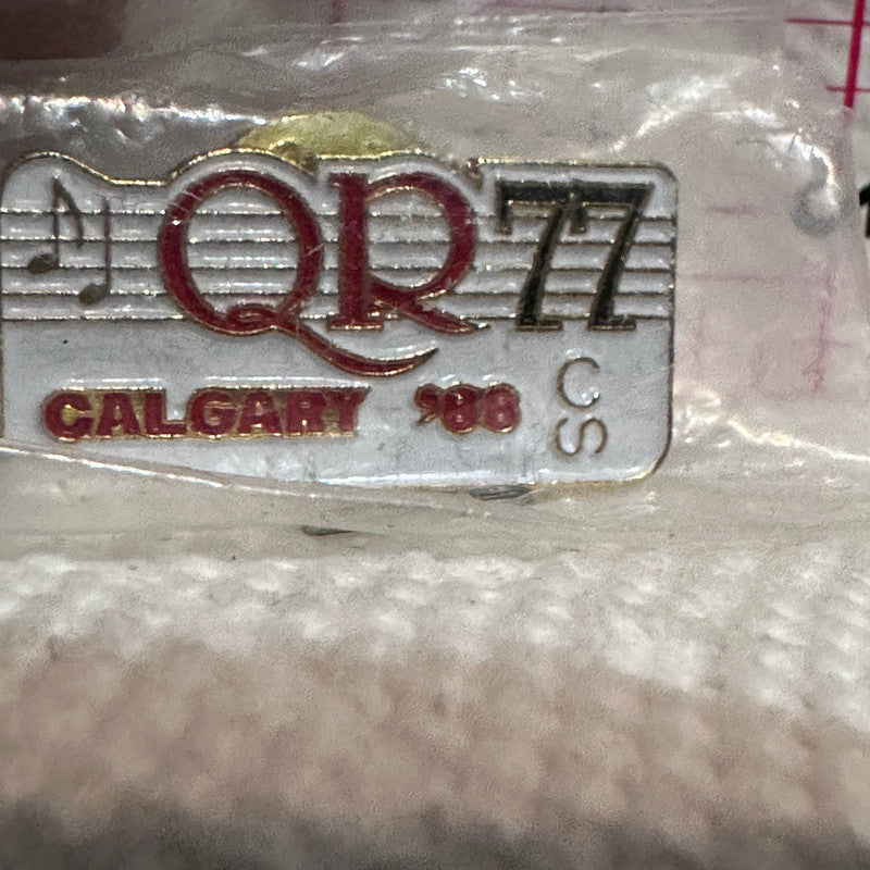 QR77 Calgary '88 Stampede Radio Lapel Pin – GwynnSportscards