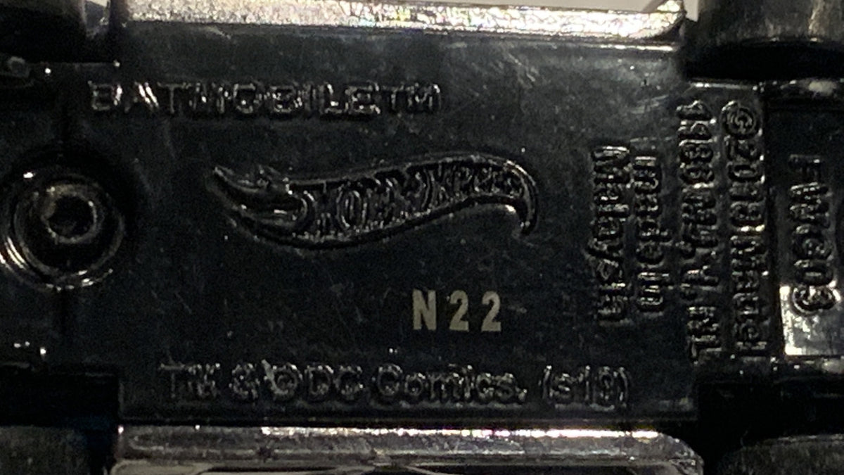 Silver Batmobile DC Comics FWG03 Hot Wheels Toy Diecast Car ...